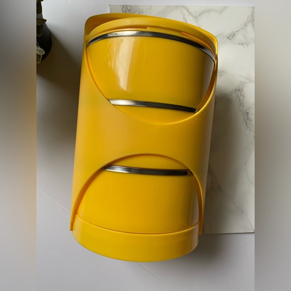 Kitchen | Food On The Go Stackable Circular Containers | Poshmark